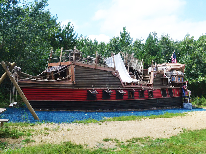 Captain Morgan's Pirate Ship Cabin 4