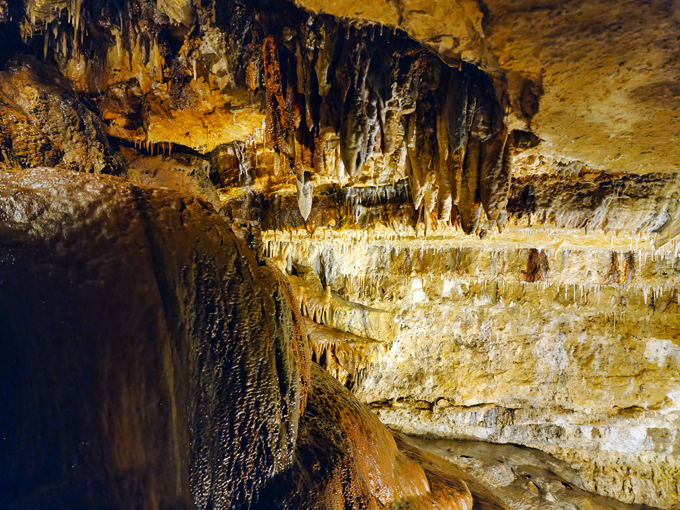 Cave of the Mounds 4