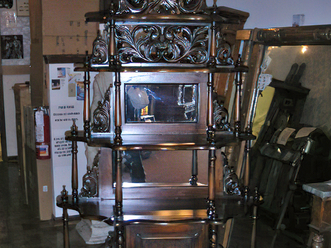 Curious Antiquities & Killer Antiques 4