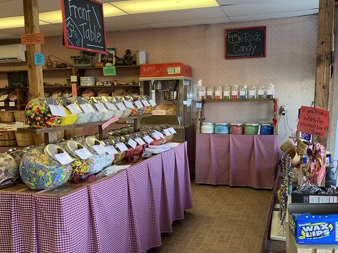 Cuzzin's Candy Store 4