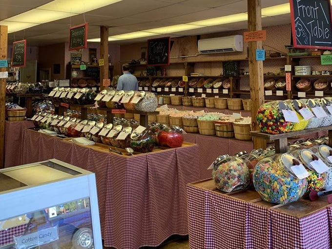 Cuzzin's Candy Store 7