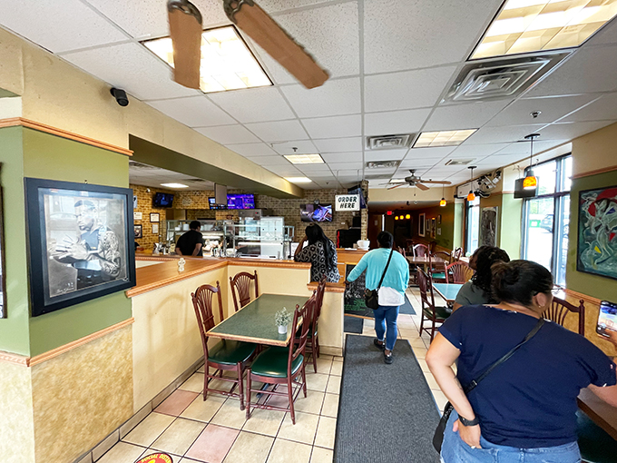 Daddy&rsquo;s Soul Food & Grille 6