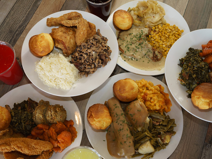 daddy&rsquo;s soul food & grille 8