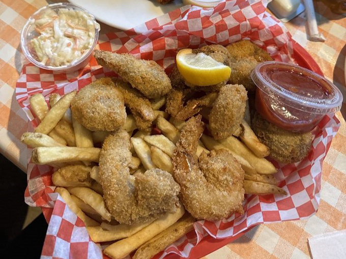 Dell Rhea's Chicken Basket 8