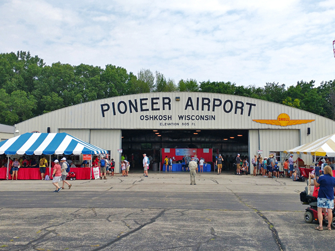 EAA Aviation Museum 8