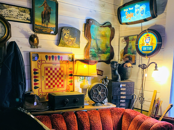 Emerald Grove Antiques and Oddities 5