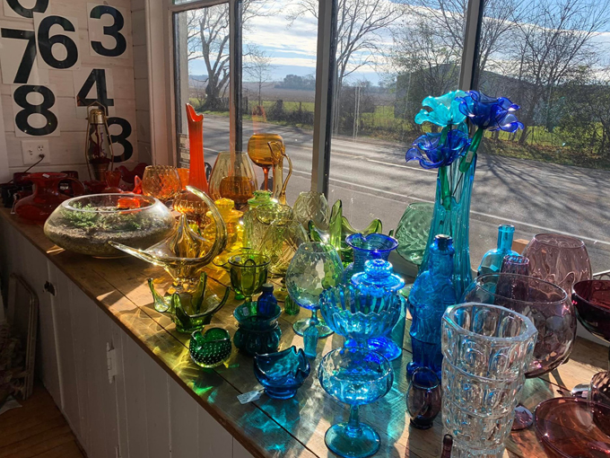 Emerald Grove Antiques and Oddities 6