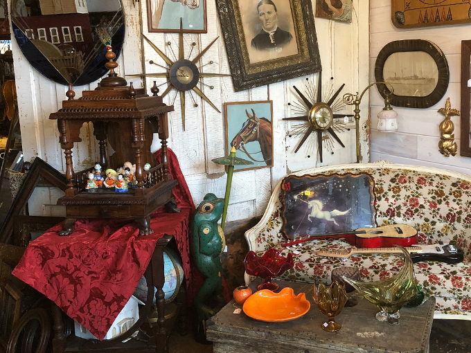 emerald grove antiques and oddities 2