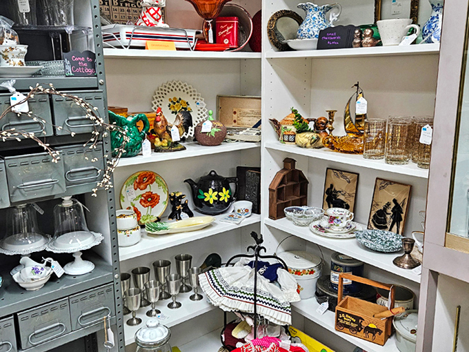 Fox Lake Country Antique Mall 6