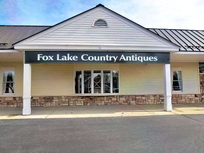 Fox Lake Country Antique Mall 8