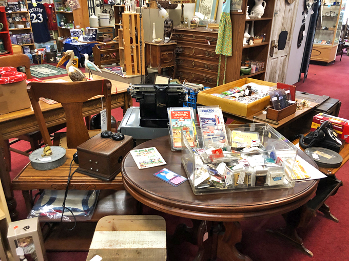 Fox Lake Country Antique Mall 9