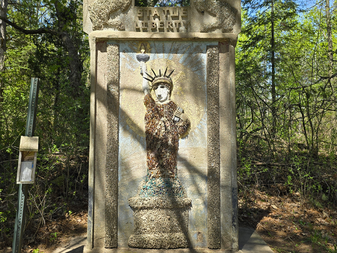 Fred Smith's Wisconsin Concrete Park 7