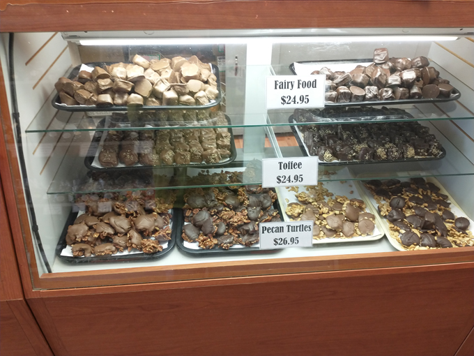 Freese's Candy Shoppe & Heavenly Roasted Nuts 4