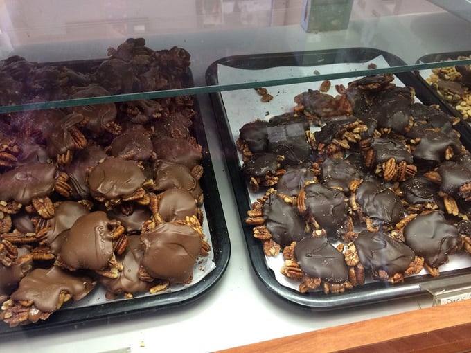 Freese's Candy Shoppe & Heavenly Roasted Nuts 5