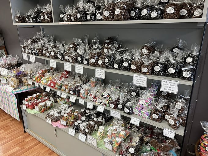 Freese's Candy Shoppe & Heavenly Roasted Nuts 6