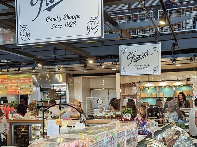 Freese's Candy Shoppe & Heavenly Roasted Nuts 7