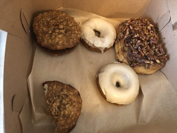 Full Circle Caf&eacute; & Espresso Bar 6