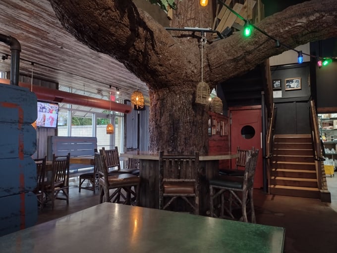 Georgie Porgie's Treefort Restaurant 8