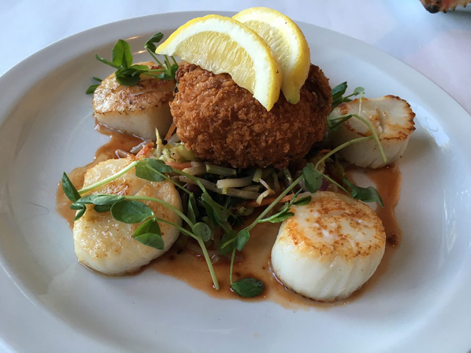 Harbor Fish Market & Grille 3