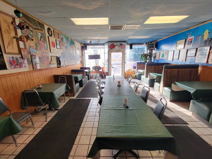 harry singh&rsquo;s original caribbean restaurant 7