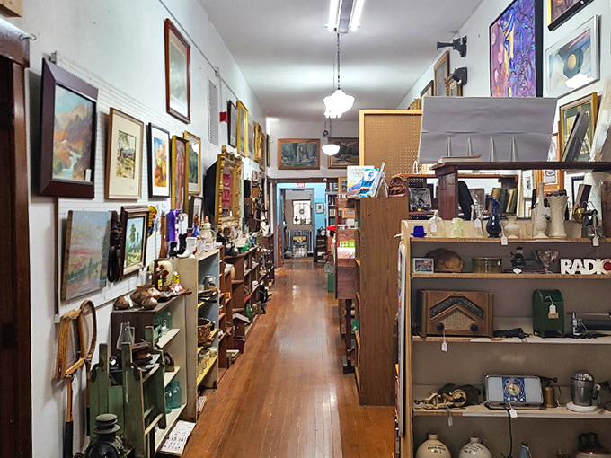 Hixton Antique Mall 2