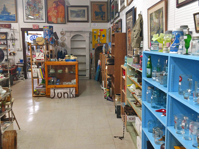 Hixton Antique Mall 6