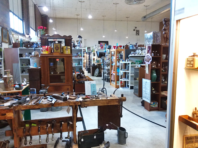 Hixton Antique Mall 7