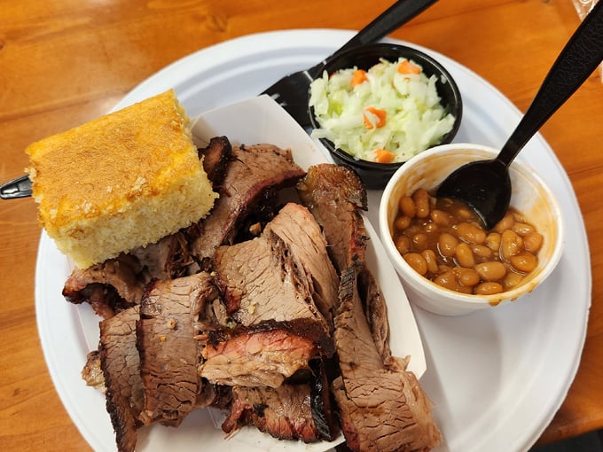 j & j bbq & catering 4