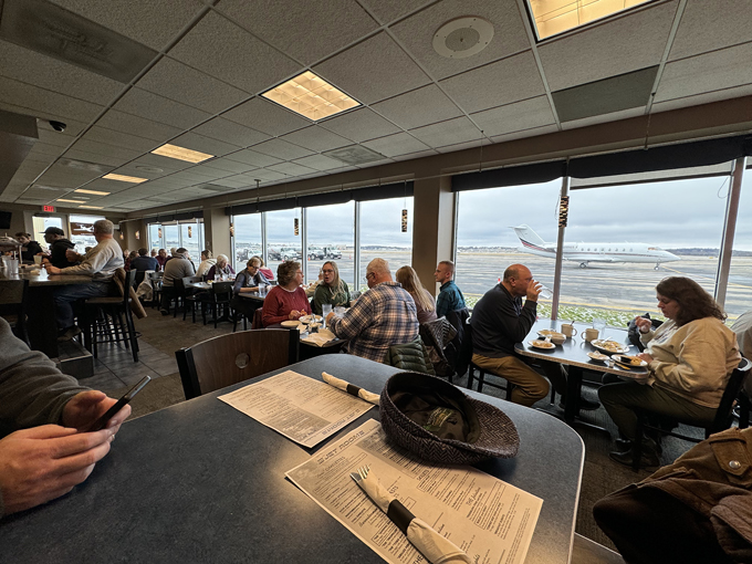 jet room restaurant 7