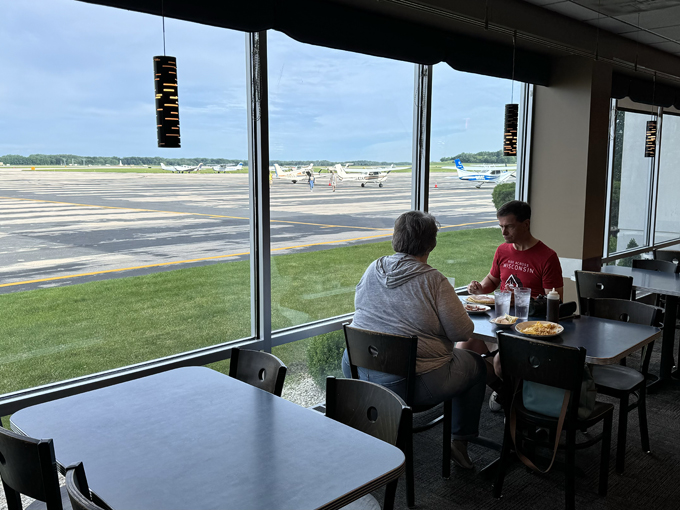 jet room restaurant 8