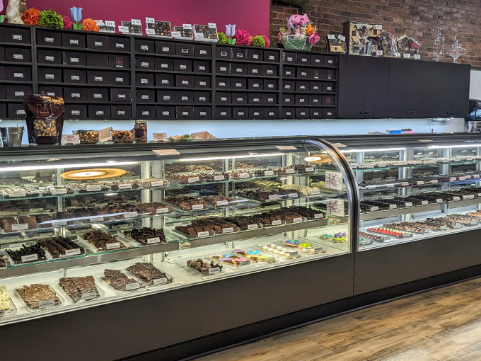 Knoke's Chocolates and Nuts 3