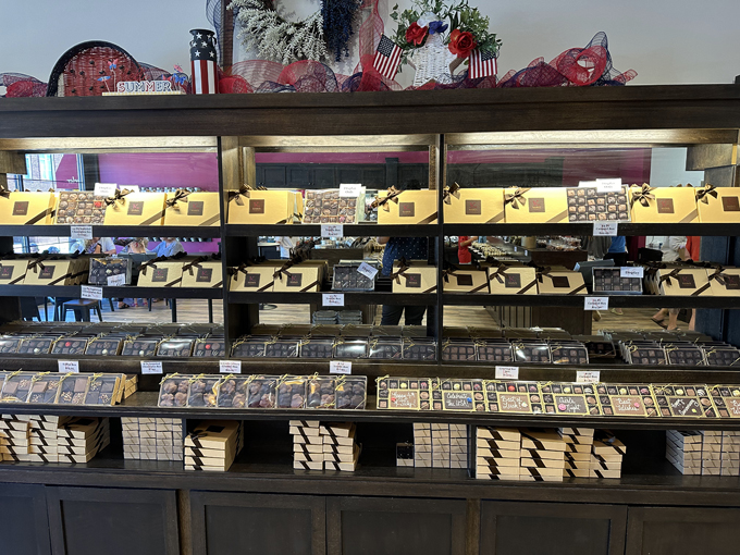 Knoke's Chocolates and Nuts 4