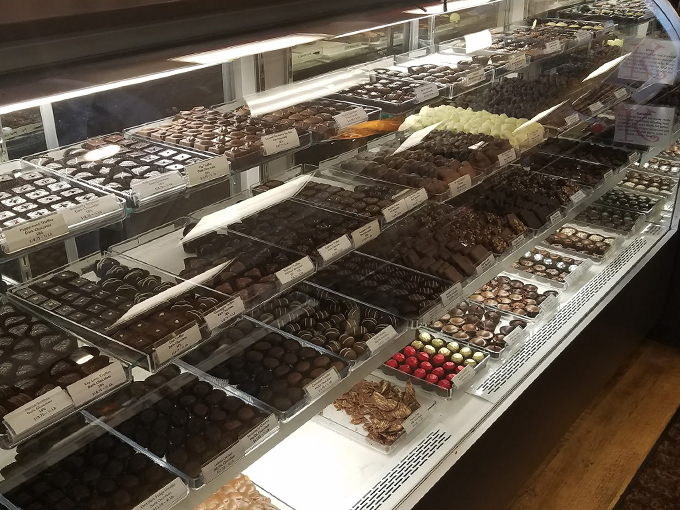Knoke's Chocolates and Nuts 7