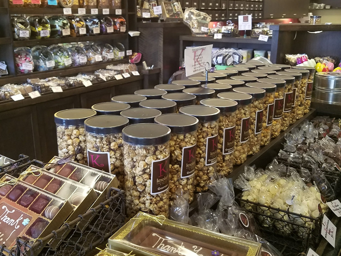 Knoke's Chocolates and Nuts 8