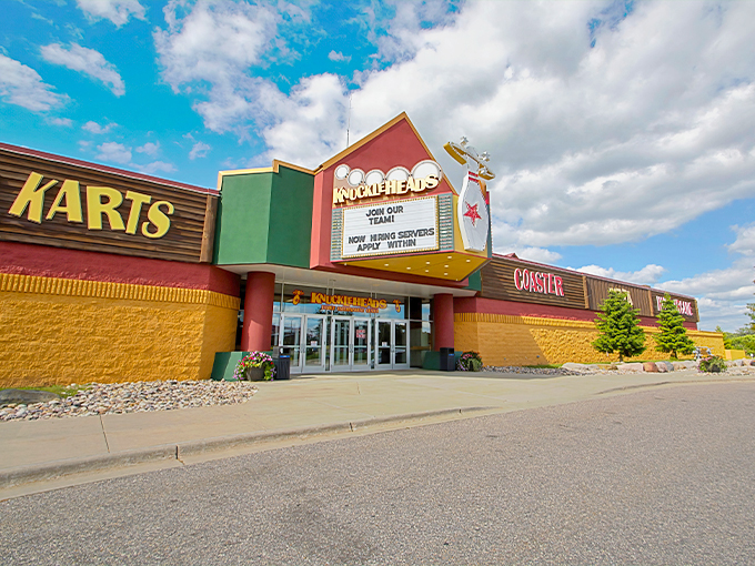 Knuckleheads Trampoline Park 1