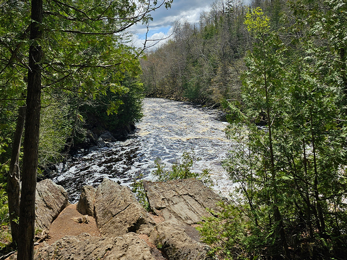 LaSalle Falls Trailhead 9