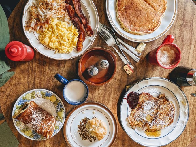 lazy jane's cafe and bakery 3