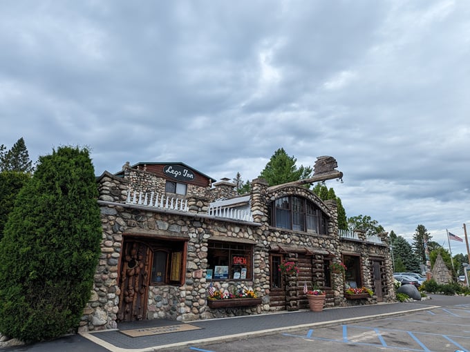 Legs Inn (Cross Village)