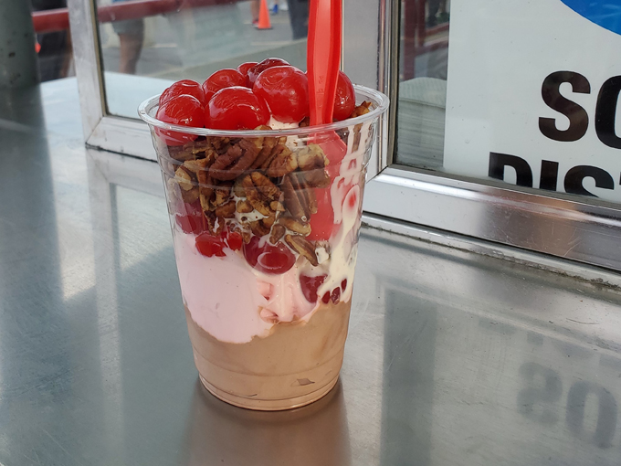 Leon's Frozen Custard 6