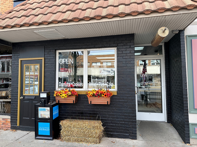 Lev's Bakery Shop (Tecumseh)