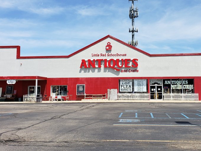 Little Red Schoolhouse (Lansing)