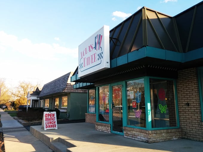 Lola’s Diner 1