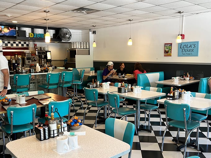 Lola’s Diner 2