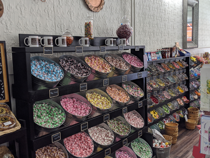 Lynne Marie's Candies 7