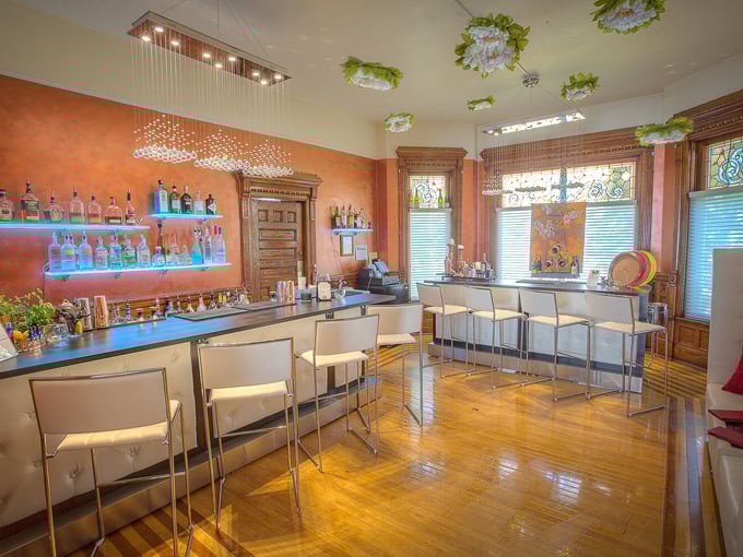 M & M Victorian Inn 6