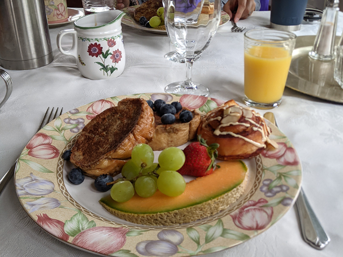 M & M Victorian Inn 7