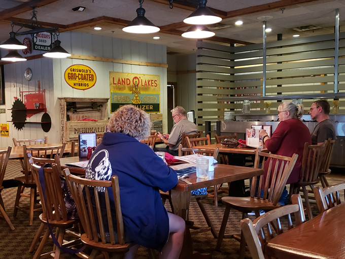 Machine Shed Restaurant 8