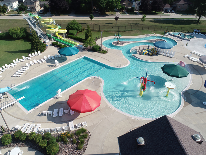 manitowoc family aquatic center 1