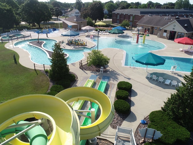manitowoc family aquatic center 2