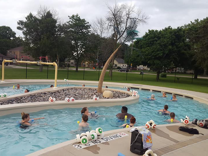 manitowoc family aquatic center 5